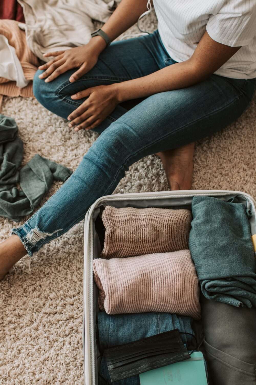 The Ultimate College Dorm Packing Checklist (Free Download!) - Maggie ...